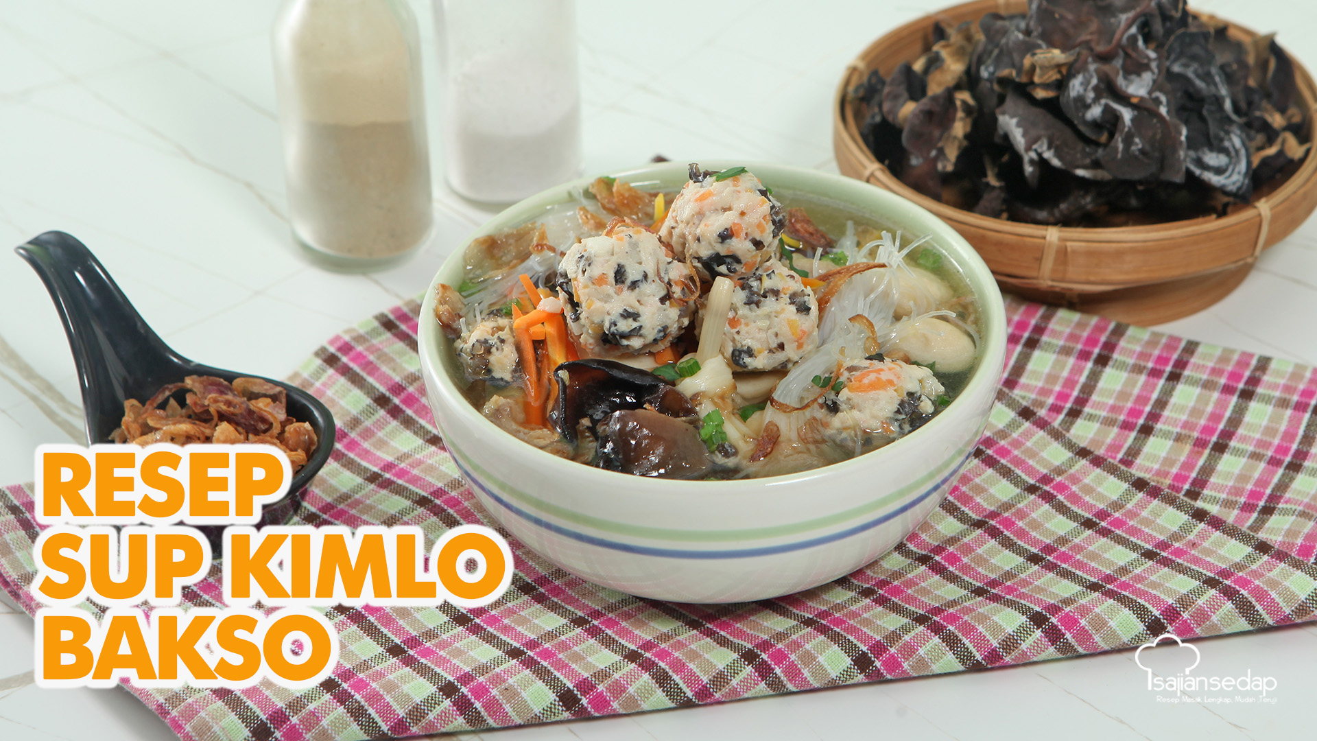 Video: RESEP CARA MEMBUAT SUP KIMLO BAKSO YANG ENAK DAN MENYEGARKNA