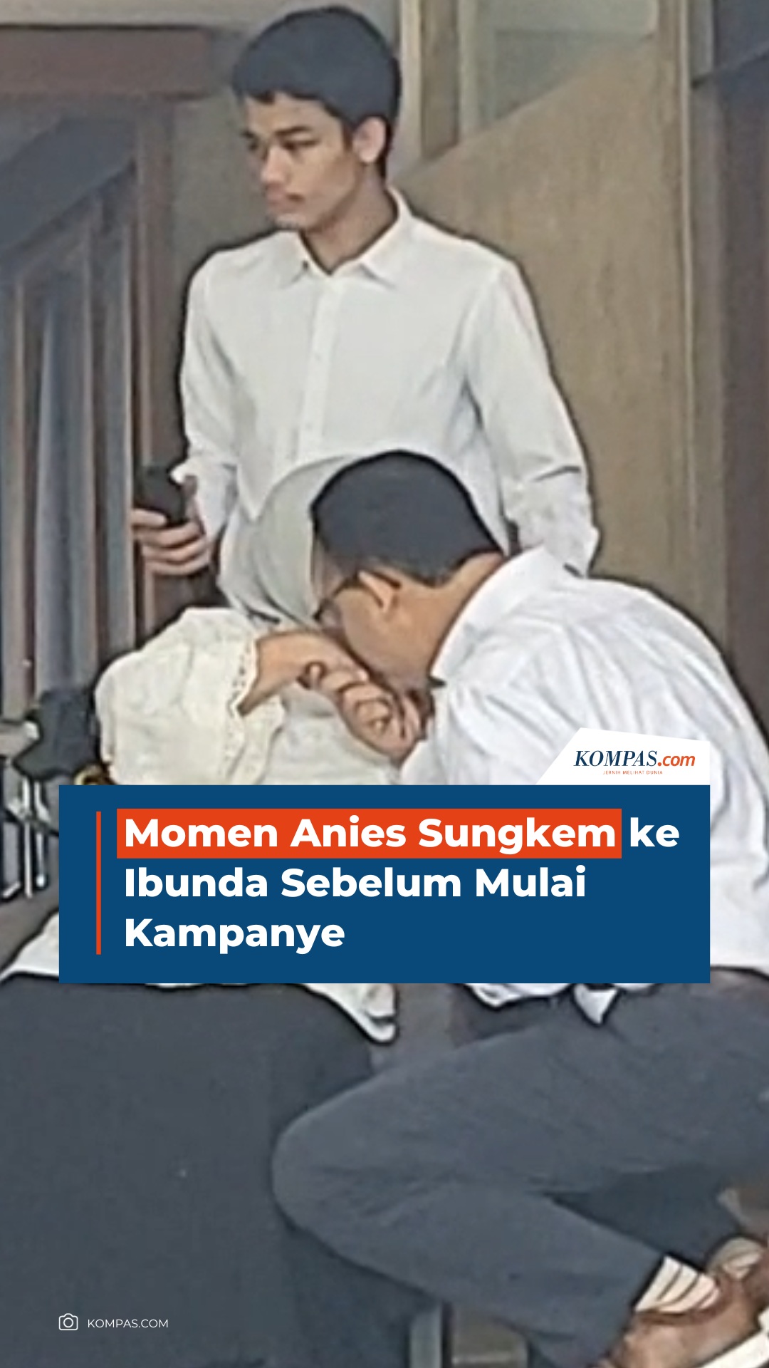 Momen Anies Sungkem ke Ibunda Sebelum Mulai Kampanye
