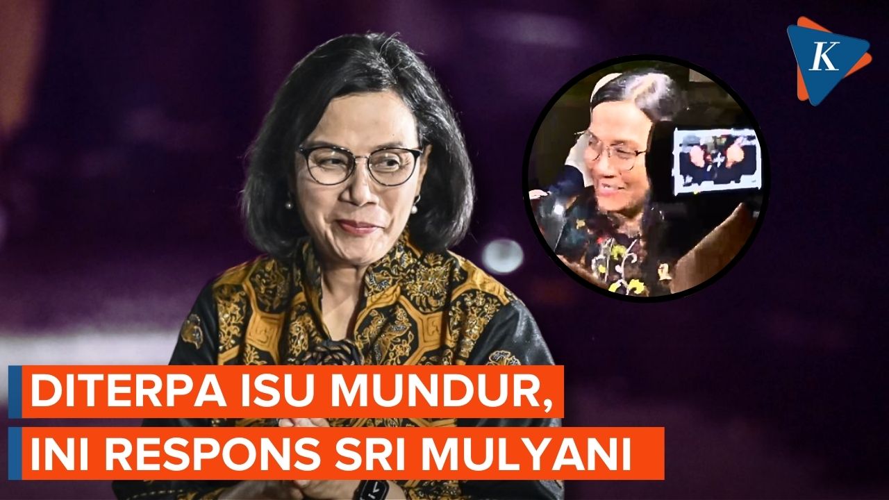 Sri Mulyani Hanya Tersenyum Ketika Ditanya Isu Bakal Mundur dari Kabinet Prabowo