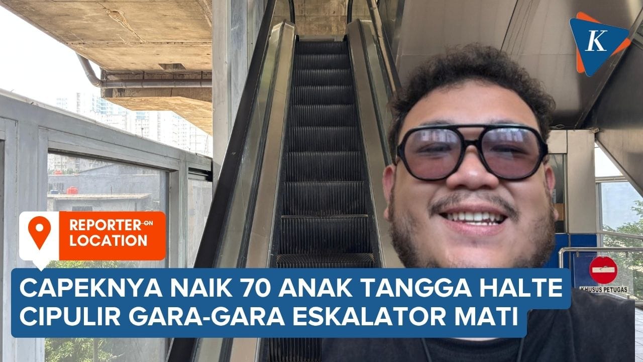 Ngos-ngosan! Naik Puluhan Anak Tangga Halte Cipulir gara-gara Eskalator ...