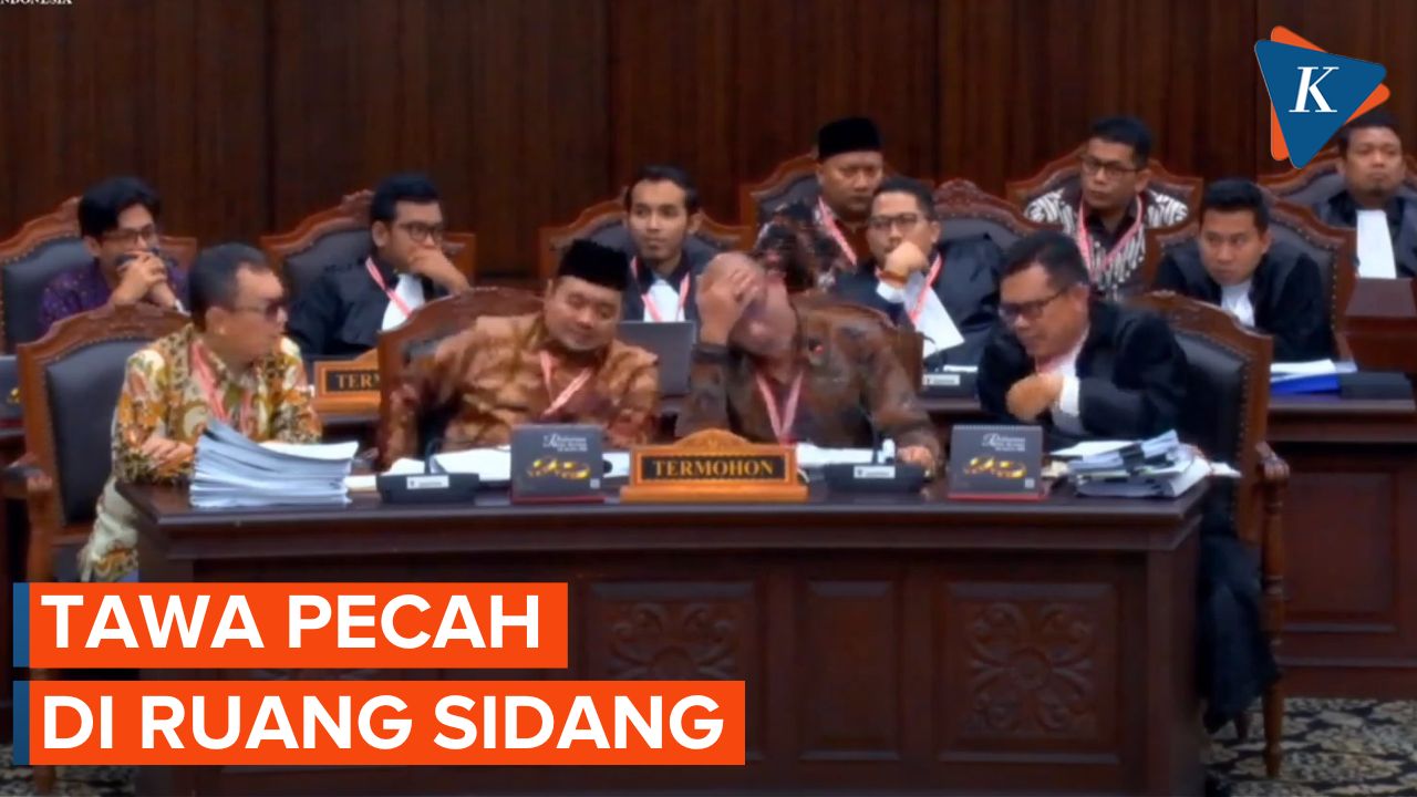 Momen Ketua KPU Bikin Tawa Pecah Ruang Sidang MK Momen Ketua KPU Bikin Tawa Pecah Ruang Sidang MK
