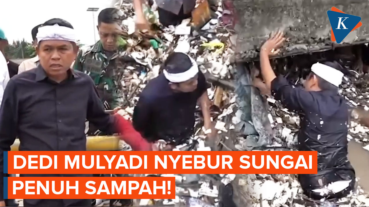 Detik-detik Dedi Mulyadi Nyebur ke Sungai Penuh Sampah, Ajak Pejabat Lain Nyemplung