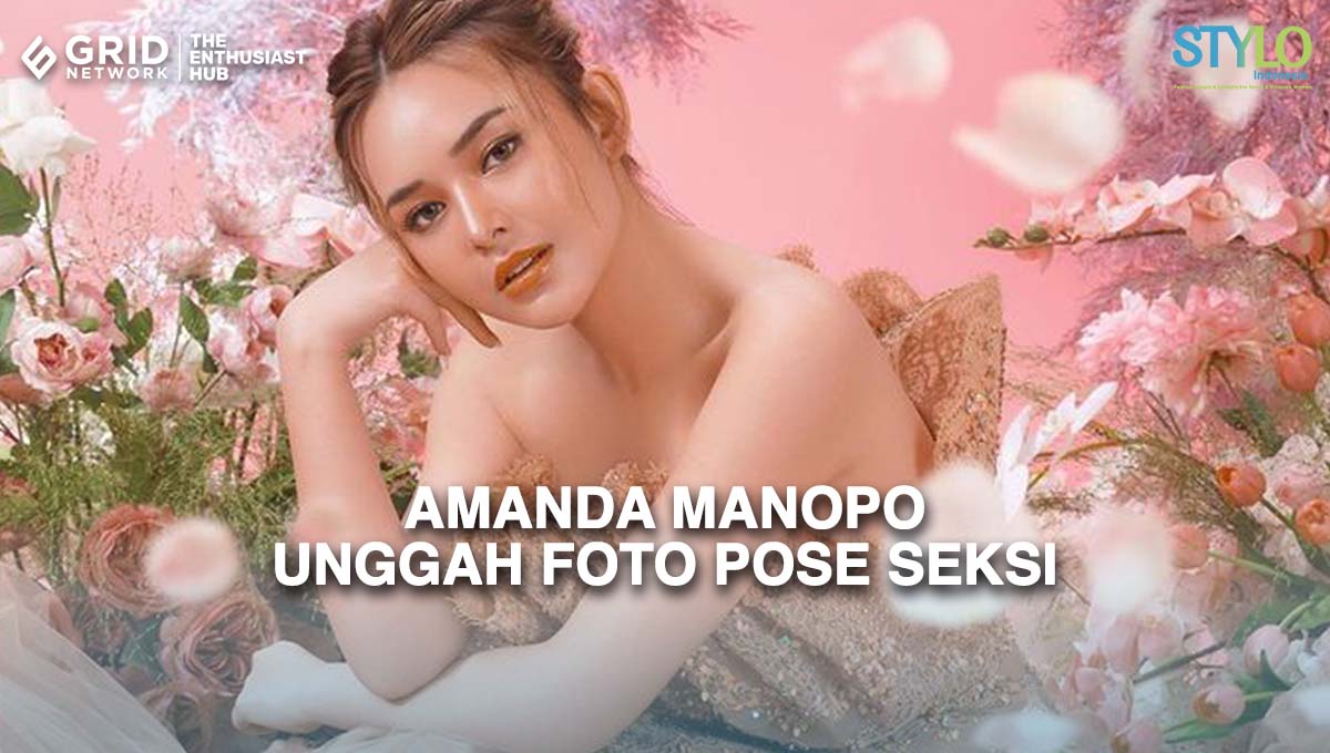 Video: Pose Seksi di Kamar Mandi Pakai Dress Belahan Dada Rendah ...